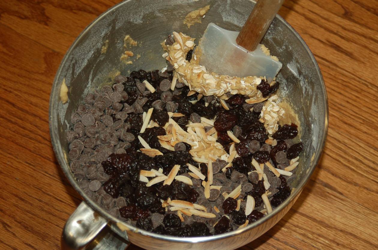 Cherry-Chocolate Chip Oatmeal Cookies aka “Triathlon/Pre-Race/Post-Race ...